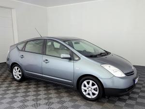 Pelēks Toyota Prius 2004 Tallina, ar dzinēja tilpumu 1.50 L un nobraukumu 279 tūkst. km par 1799 €, foto  vietnē AUTOMOTO.COM.LV