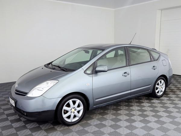 Grey Toyota Prius 2004 in Tallinn, with an engine capacity of 1.50 L and mileage of 279 thousand km for 1799 €, photo 10 on AUTOMOTO.COM.LV