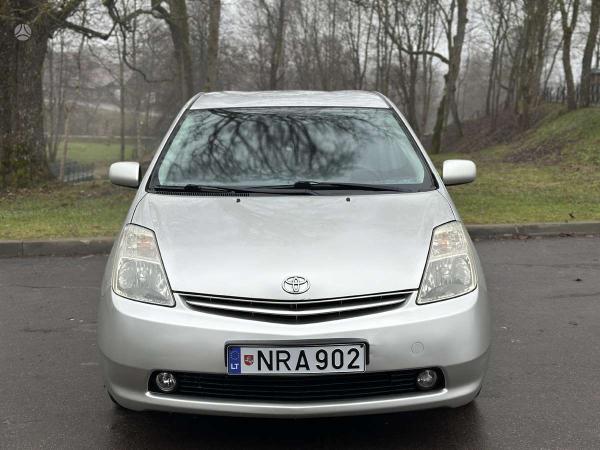 Grey Toyota Prius 2005 in Nemencine, with an engine capacity of 1.50 L and mileage of 320 thousand km for 2950 €, photo 3 on AUTOMOTO.COM.LV