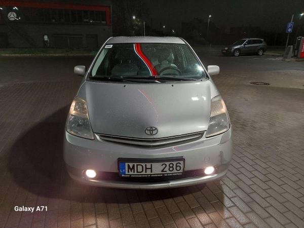 Grey Toyota Prius 2005 in Kaunas, with an engine capacity of 1.50 L and mileage of 155 thousand km for 2950 €, photo 8 on AUTOMOTO.COM.LV
