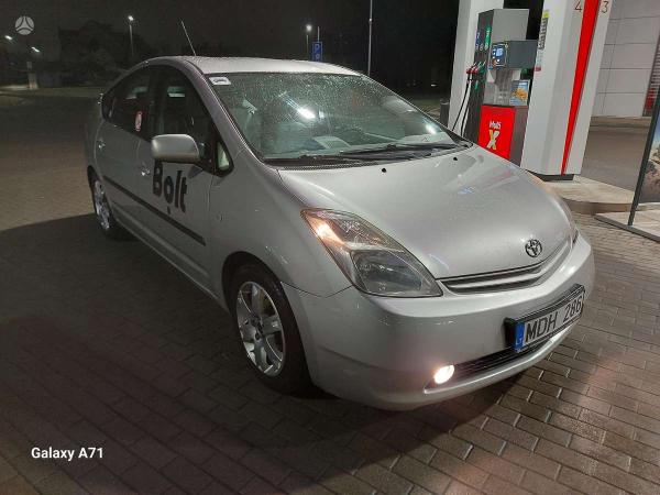 Grey Toyota Prius 2005 in Kaunas, with an engine capacity of 1.50 L and mileage of 155 thousand km for 2950 €, photo 10 on AUTOMOTO.COM.LV