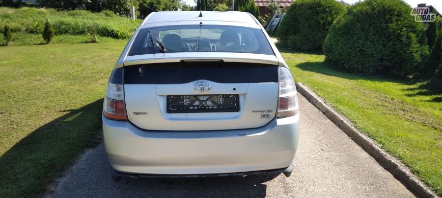 Pelēks Toyota Prius 2005 Elektrėnai, ar dzinēja tilpumu 1.50 L un nobraukumu 420 tūkst. km par 1350 €, foto 5 vietnē AUTOMOTO.COM.LV