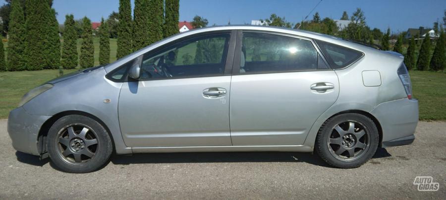 Pelēks Toyota Prius 2005 Elektrėnai, ar dzinēja tilpumu 1.50 L un nobraukumu 420 tūkst. km par 1350 €, foto 7 vietnē AUTOMOTO.COM.LV