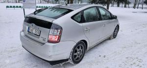Grey Toyota Prius 2005 in Kaunas, with an engine capacity of 1.50 L and mileage of 210 thousand km for 1499 €, photo 4 on AUTOMOTO.COM.LV