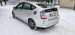 Grey Toyota Prius 2005 in Kaunas, with an engine capacity of 1.50 L and mileage of 210 thousand km for 1499 €, photo 6 on AUTOMOTO.COM.LV