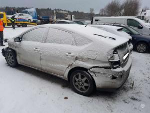 Grey Toyota Prius 2005 in Kaunas, with an engine capacity of 1.50 L and mileage of 267 thousand km for 900 €, photo 3 on AUTOMOTO.COM.LV