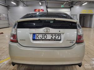 Grey Toyota Prius 2005 in Vilnius, with an engine capacity of 1.50 L and mileage of 320 thousand km for 3150 €, photo 8 on AUTOMOTO.COM.LV