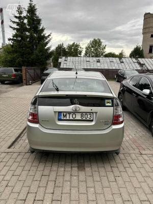 Pelēks Toyota Prius 2005 Kretinga, ar dzinēja tilpumu 1.50 L un nobraukumu 170 tūkst. km par 3500 €, foto 2 vietnē AUTOMOTO.COM.LV