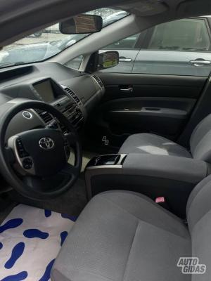 Pelēks Toyota Prius 2005 Kretinga, ar dzinēja tilpumu 1.50 L un nobraukumu 170 tūkst. km par 3500 €, foto 6 vietnē AUTOMOTO.COM.LV