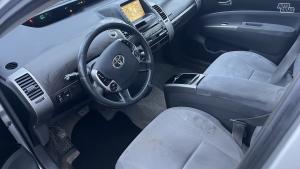 Pelēks Toyota Prius 2005 Viļņa, ar dzinēja tilpumu 1.50 L un nobraukumu 292 tūkst. km par 2850 €, foto 7 vietnē AUTOMOTO.COM.LV