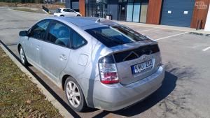 Pelēks Toyota Prius 2005 Viļņa, ar dzinēja tilpumu 1.50 L un nobraukumu 246 tūkst. km par 1900 €, foto 4 vietnē AUTOMOTO.COM.LV