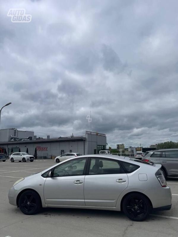 Pelēks Toyota Prius 2005 Viļņa, ar dzinēja tilpumu 1.50 L un nobraukumu 193 tūkst. km par 2999 €, foto 7 vietnē AUTOMOTO.COM.LV