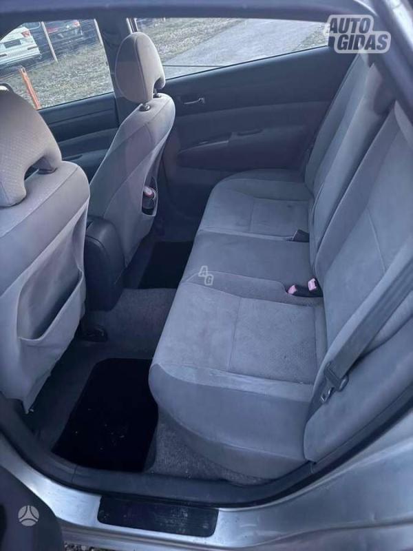 Pelēks Toyota Prius 2005 Viļņa, ar dzinēja tilpumu 1.50 L un nobraukumu 193 tūkst. km par 2999 €, foto 10 vietnē AUTOMOTO.COM.LV