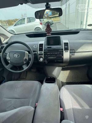 Grey Toyota Prius 2005 in Vilnius, with an engine capacity of 1.50 L and mileage of 193 thousand km for 2999 €, photo 17 on AUTOMOTO.COM.LV