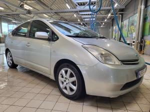 Pelēks Toyota Prius 2005 Viļņa, ar dzinēja tilpumu 1.50 L un nobraukumu 330 tūkst. km par 2650 €, foto 7 vietnē AUTOMOTO.COM.LV