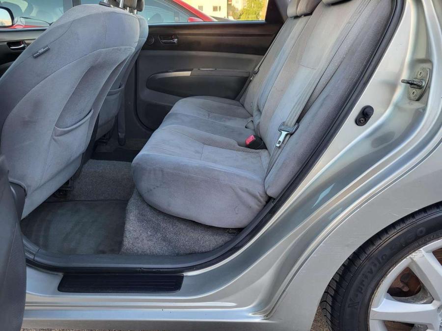 Pelēks Toyota Prius 2005 Viļņa, ar dzinēja tilpumu 1.50 L un nobraukumu 330 tūkst. km par 2650 €, foto 13 vietnē AUTOMOTO.COM.LV