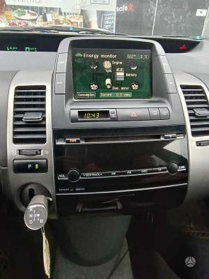Grey Toyota Prius 2005 in Vilnius, with an engine capacity of 1.50 L and mileage of 380 thousand km for 2500 €, photo 8 on AUTOMOTO.COM.LV