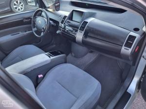 Pelēks Toyota Prius 2005 Viļņa, ar dzinēja tilpumu 1.50 L un nobraukumu 330 tūkst. km par 2650 €, foto 10 vietnē AUTOMOTO.COM.LV