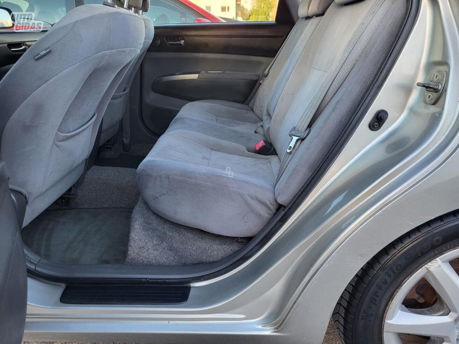 Pelēks Toyota Prius 2005 Viļņa, ar dzinēja tilpumu 1.50 L un nobraukumu 330 tūkst. km par 2650 €, foto 15 vietnē AUTOMOTO.COM.LV