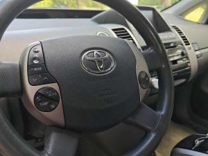 Grey Toyota Prius 2005 in Vilnius, with an engine capacity of 1.50 L and mileage of 255 thousand km for 2750 €, photo 9 on AUTOMOTO.COM.LV