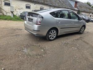 Pelēks Toyota Prius 2005 Viļņa, ar dzinēja tilpumu 0.00 L un nobraukumu 268 tūkst. km par 3100 €, foto 5 vietnē AUTOMOTO.COM.LV
