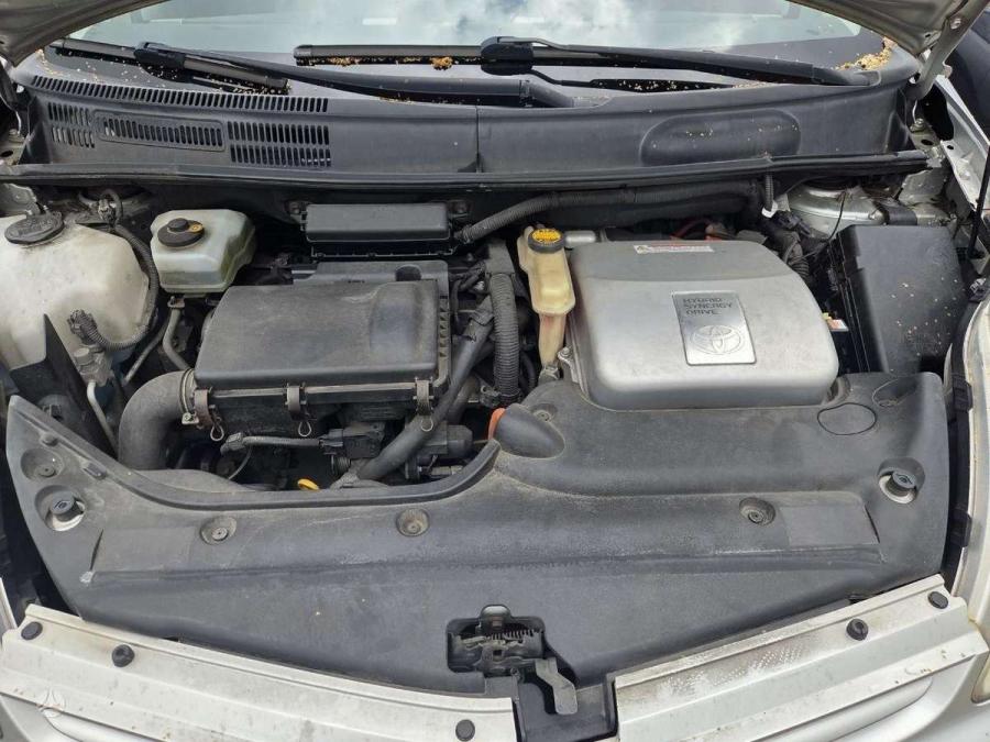 Pelēks Toyota Prius 2005 Viļņa, ar dzinēja tilpumu 0.00 L un nobraukumu 268 tūkst. km par 3100 €, foto 9 vietnē AUTOMOTO.COM.LV