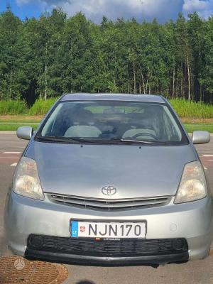 Grey Toyota Prius 2005 in Vilnius, with an engine capacity of 0.00 L and mileage of 271 thousand km for 2450 €, photo  on AUTOMOTO.COM.LV