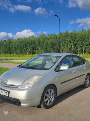 Pelēks Toyota Prius 2005 Viļņa, ar dzinēja tilpumu 0.00 L un nobraukumu 271 tūkst. km par 2450 €, foto 3 vietnē AUTOMOTO.COM.LV