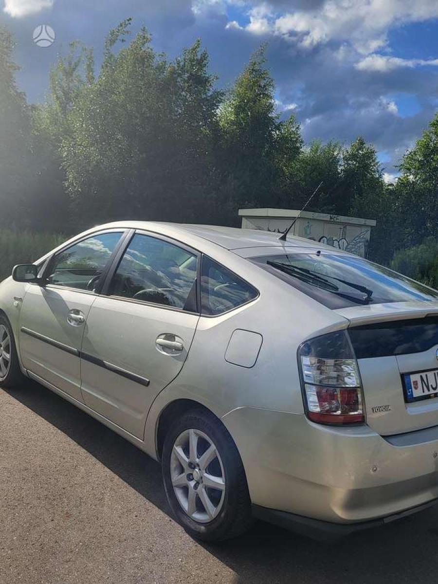 Pelēks Toyota Prius 2005 Viļņa, ar dzinēja tilpumu 0.00 L un nobraukumu 271 tūkst. km par 2450 €, foto 7 vietnē AUTOMOTO.COM.LV