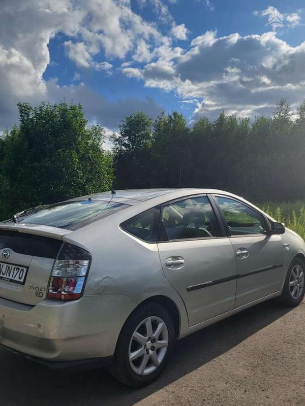 Pelēks Toyota Prius 2005 Viļņa, ar dzinēja tilpumu 0.00 L un nobraukumu 271 tūkst. km par 2450 €, foto 7 vietnē AUTOMOTO.COM.LV