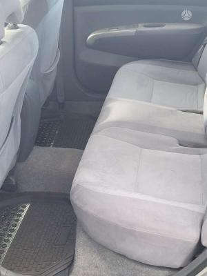 Pelēks Toyota Prius 2005 Viļņa, ar dzinēja tilpumu 0.00 L un nobraukumu 271 tūkst. km par 2450 €, foto 11 vietnē AUTOMOTO.COM.LV