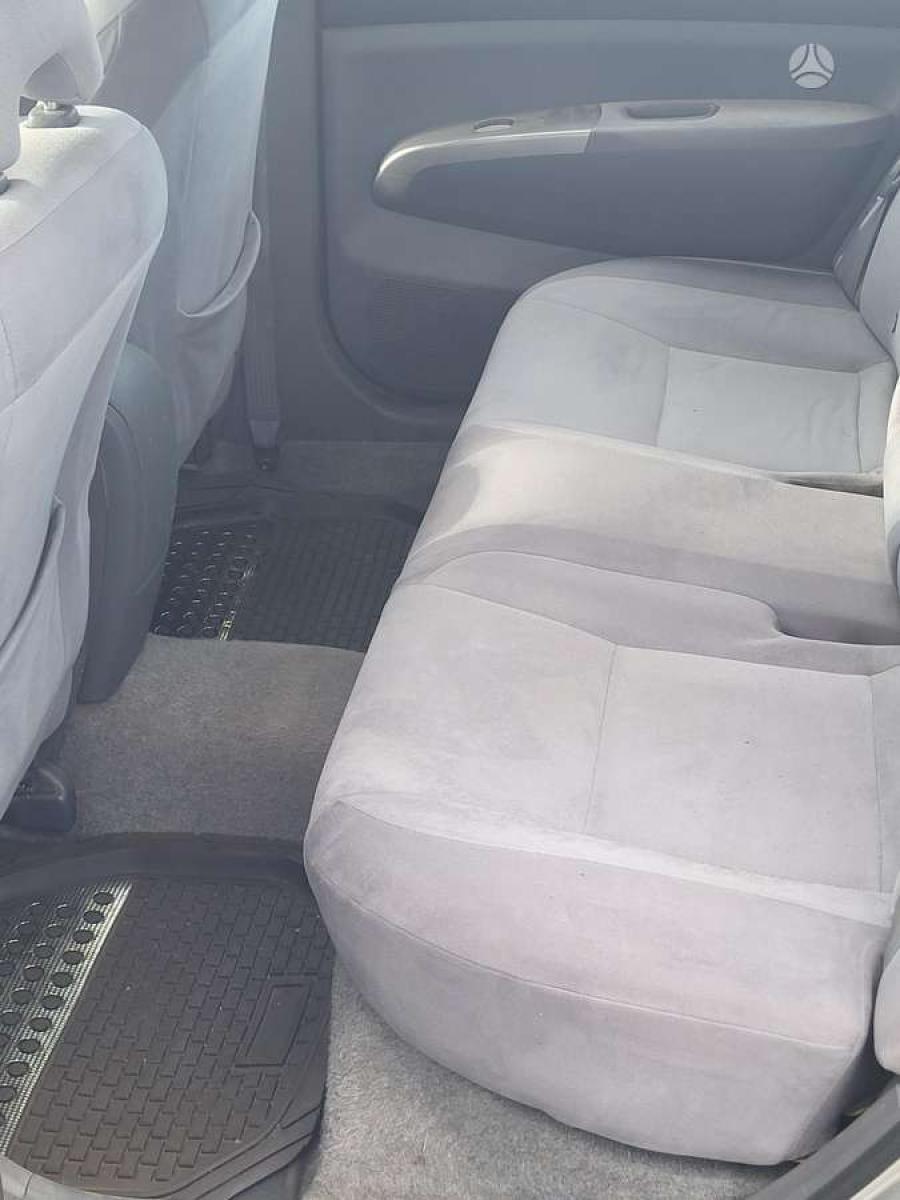 Pelēks Toyota Prius 2005 Viļņa, ar dzinēja tilpumu 0.00 L un nobraukumu 271 tūkst. km par 2450 €, foto 11 vietnē AUTOMOTO.COM.LV