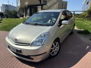 Pelēks Toyota Prius 2005 Viļņa, ar dzinēja tilpumu 1.50 L un nobraukumu 194 tūkst. km par 2350 €, foto  vietnē AUTOMOTO.COM.LV