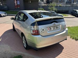 Pelēks Toyota Prius 2005 Viļņa, ar dzinēja tilpumu 1.50 L un nobraukumu 194 tūkst. km par 2350 €, foto 8 vietnē AUTOMOTO.COM.LV