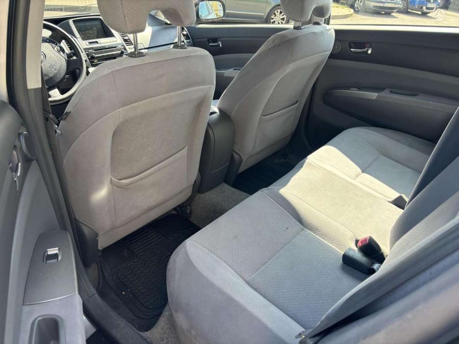 Pelēks Toyota Prius 2005 Viļņa, ar dzinēja tilpumu 1.50 L un nobraukumu 194 tūkst. km par 2350 €, foto 11 vietnē AUTOMOTO.COM.LV