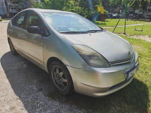Серый Тойота Приус 2005 в Каунас, объемом двигателя 1.50 л и пробегом 400 тыс. км за 1150 €, фото 3 на AUTOMOTO.COM.LV