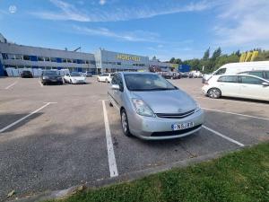 Pelēks Toyota Prius 2005 Viļņa, ar dzinēja tilpumu 1.50 L un nobraukumu 323 tūkst. km par 3600 €, foto 5 vietnē AUTOMOTO.COM.LV