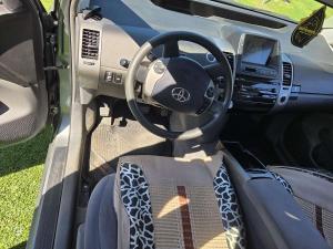 Pelēks Toyota Prius 2005 Prienai, ar dzinēja tilpumu 1.50 L un nobraukumu 299 tūkst. km par 3300 €, foto 5 vietnē AUTOMOTO.COM.LV