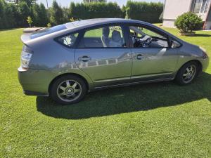 Pelēks Toyota Prius 2005 Prienai, ar dzinēja tilpumu 1.50 L un nobraukumu 299 tūkst. km par 3300 €, foto 9 vietnē AUTOMOTO.COM.LV