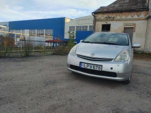 Pelēks Toyota Prius 2005 Viļņa, ar dzinēja tilpumu 1.50 L un nobraukumu 150 tūkst. km par 3000 €, foto 4 vietnē AUTOMOTO.COM.LV