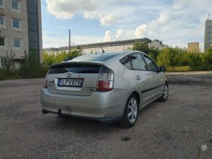 Pelēks Toyota Prius 2005 Viļņa, ar dzinēja tilpumu 1.50 L un nobraukumu 150 tūkst. km par 3000 €, foto 6 vietnē AUTOMOTO.COM.LV