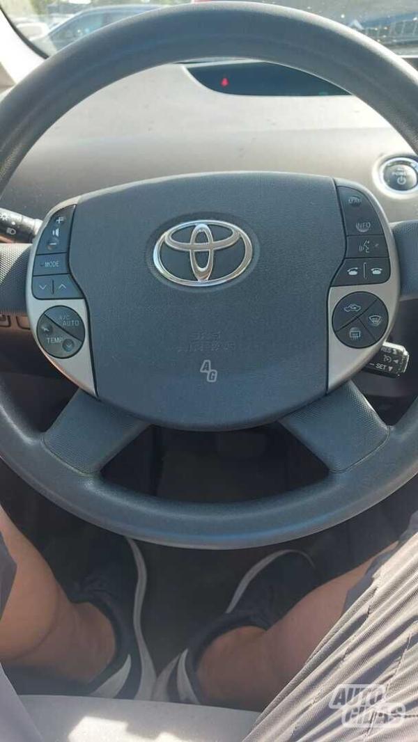 Pelēks Toyota Prius 2005 Kauņa, ar dzinēja tilpumu 1.50 L un nobraukumu 238 tūkst. km par 3500 €, foto 10 vietnē AUTOMOTO.COM.LV