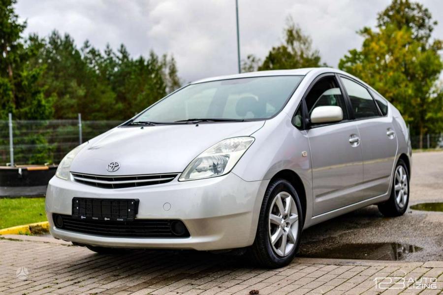Pelēks Toyota Prius 2005 Kretinga, ar dzinēja tilpumu 1.50 L un nobraukumu 236 tūkst. km par 4999 €, foto 1 vietnē AUTOMOTO.COM.LV