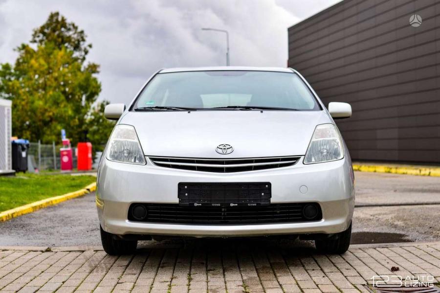 Pelēks Toyota Prius 2005 Kretinga, ar dzinēja tilpumu 1.50 L un nobraukumu 236 tūkst. km par 4999 €, foto 3 vietnē AUTOMOTO.COM.LV