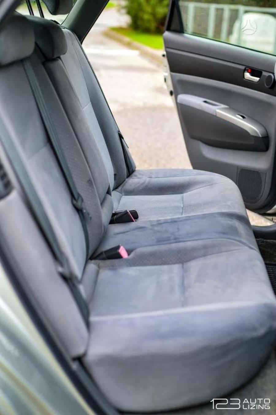 Pelēks Toyota Prius 2005 Kretinga, ar dzinēja tilpumu 1.50 L un nobraukumu 236 tūkst. km par 4999 €, foto 10 vietnē AUTOMOTO.COM.LV