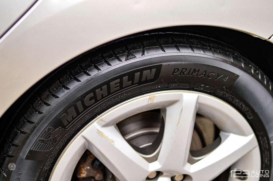 Pelēks Toyota Prius 2005 Kretinga, ar dzinēja tilpumu 1.50 L un nobraukumu 236 tūkst. km par 4999 €, foto 14 vietnē AUTOMOTO.COM.LV