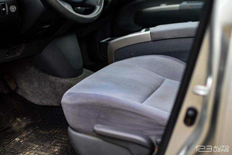 Pelēks Toyota Prius 2005 Kretinga, ar dzinēja tilpumu 1.50 L un nobraukumu 236 tūkst. km par 4999 €, foto 15 vietnē AUTOMOTO.COM.LV