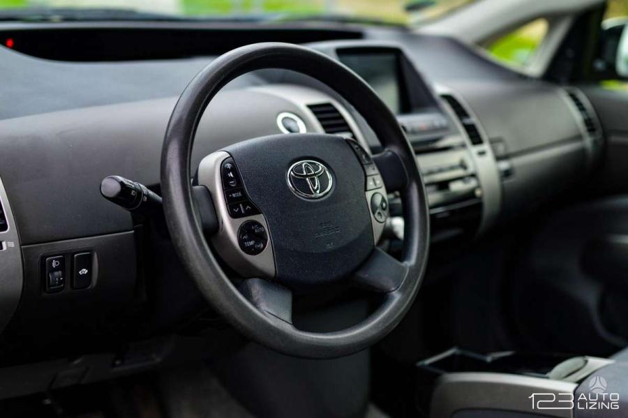 Pelēks Toyota Prius 2005 Kretinga, ar dzinēja tilpumu 1.50 L un nobraukumu 236 tūkst. km par 4999 €, foto 16 vietnē AUTOMOTO.COM.LV