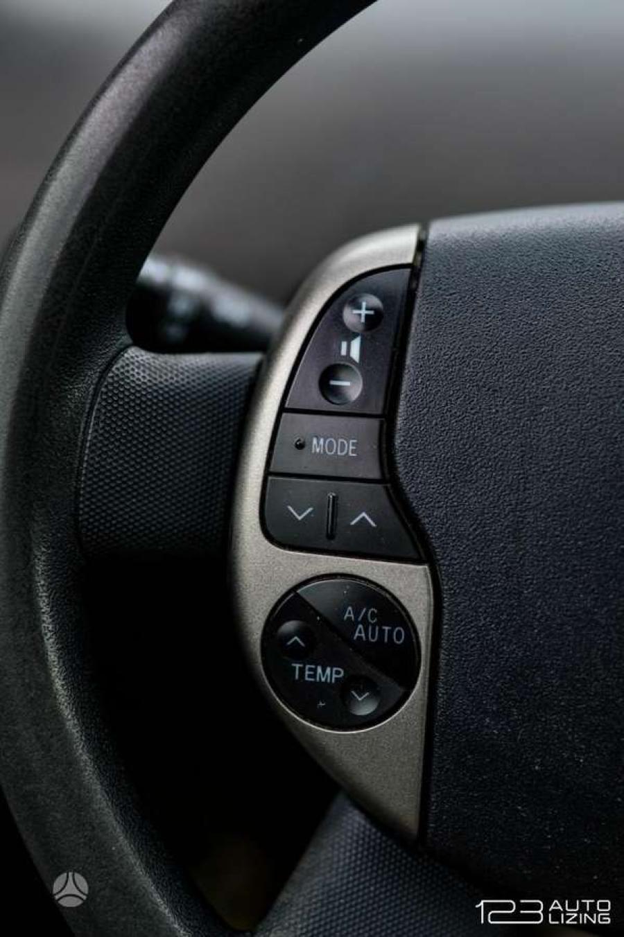 Pelēks Toyota Prius 2005 Kretinga, ar dzinēja tilpumu 1.50 L un nobraukumu 236 tūkst. km par 4999 €, foto 18 vietnē AUTOMOTO.COM.LV