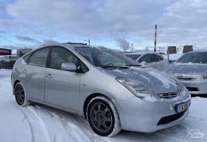 Grey Toyota Prius 2006 in Vilnius, with an engine capacity of 1.50 L and mileage of 285 thousand km for 2950 €, photo  on AUTOMOTO.COM.LV